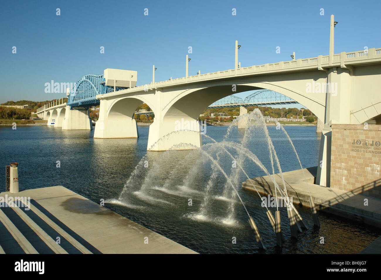 Chattanooga, TN, Tennessee, Tennessee River, riverfront, bridge Stock ...
