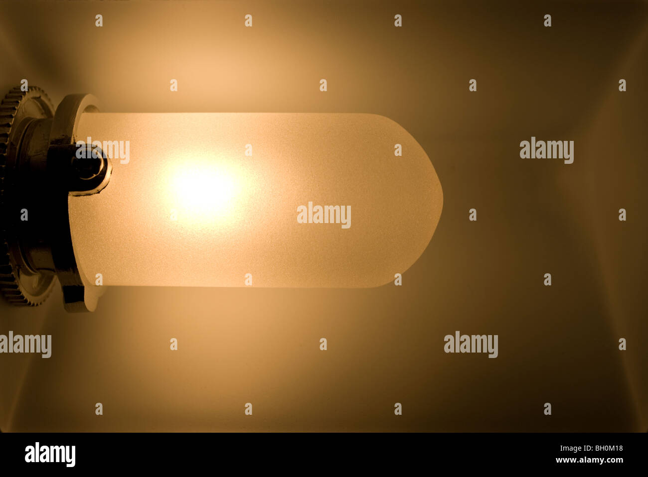 Halogen light bulb lamp High Resolution Stock Photography and Images ...