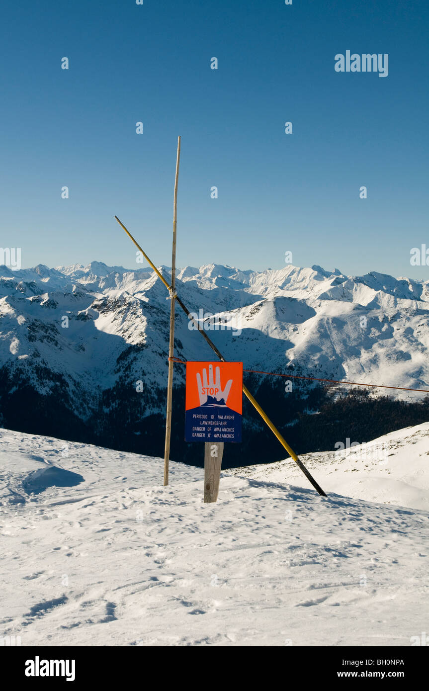 Avalanch warning sign hi-res stock photography and images - Alamy