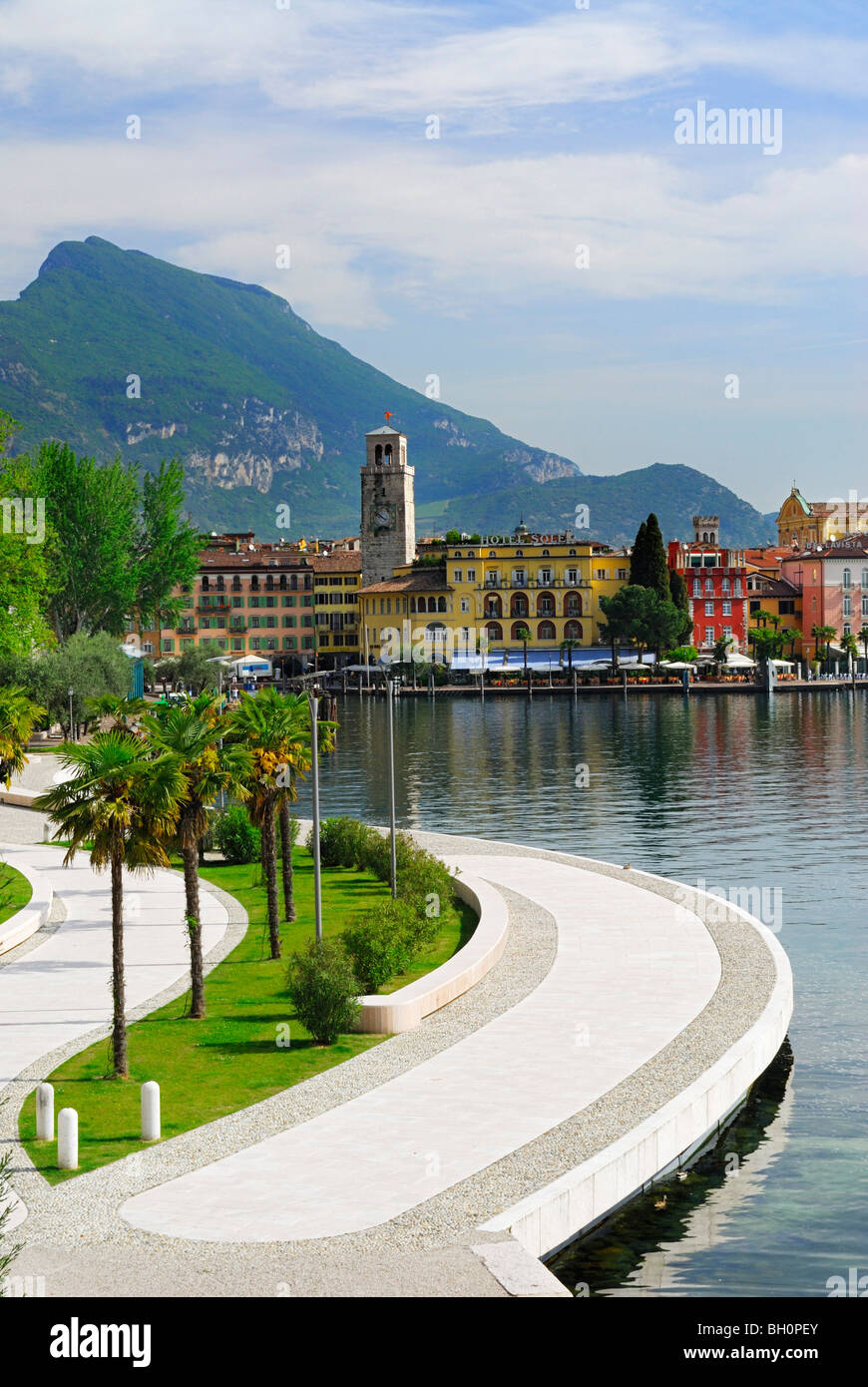Promenade at lake Garda, Riva del Garda, Trentino-Alto Adige, Suedtirol ...