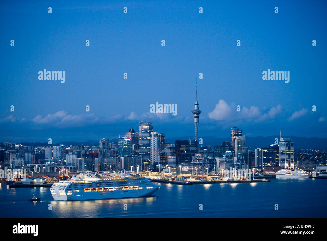 High rise house buildings hi-res stock photography and images - Alamy