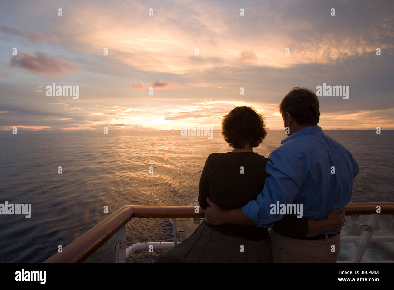 Standing back view couple hi-res stock photography and images - Alamy