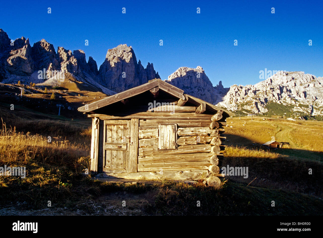 Alpine hut, Passo di Gardena, Dolomite Alps, South Tyrol, Italy Stock ...
