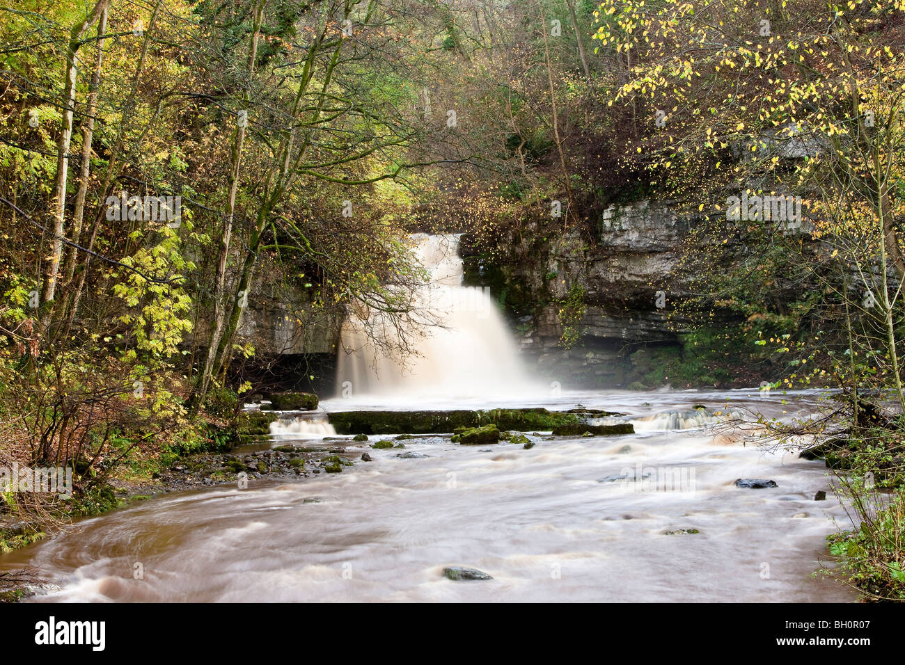 West Burton Falls at Autumn, Wensleydale, Yorkshire Dales National Park ...