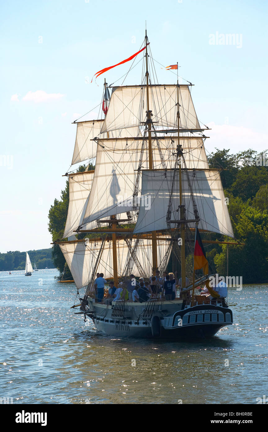 Boats i deutschland hi-res stock photography and images - Alamy