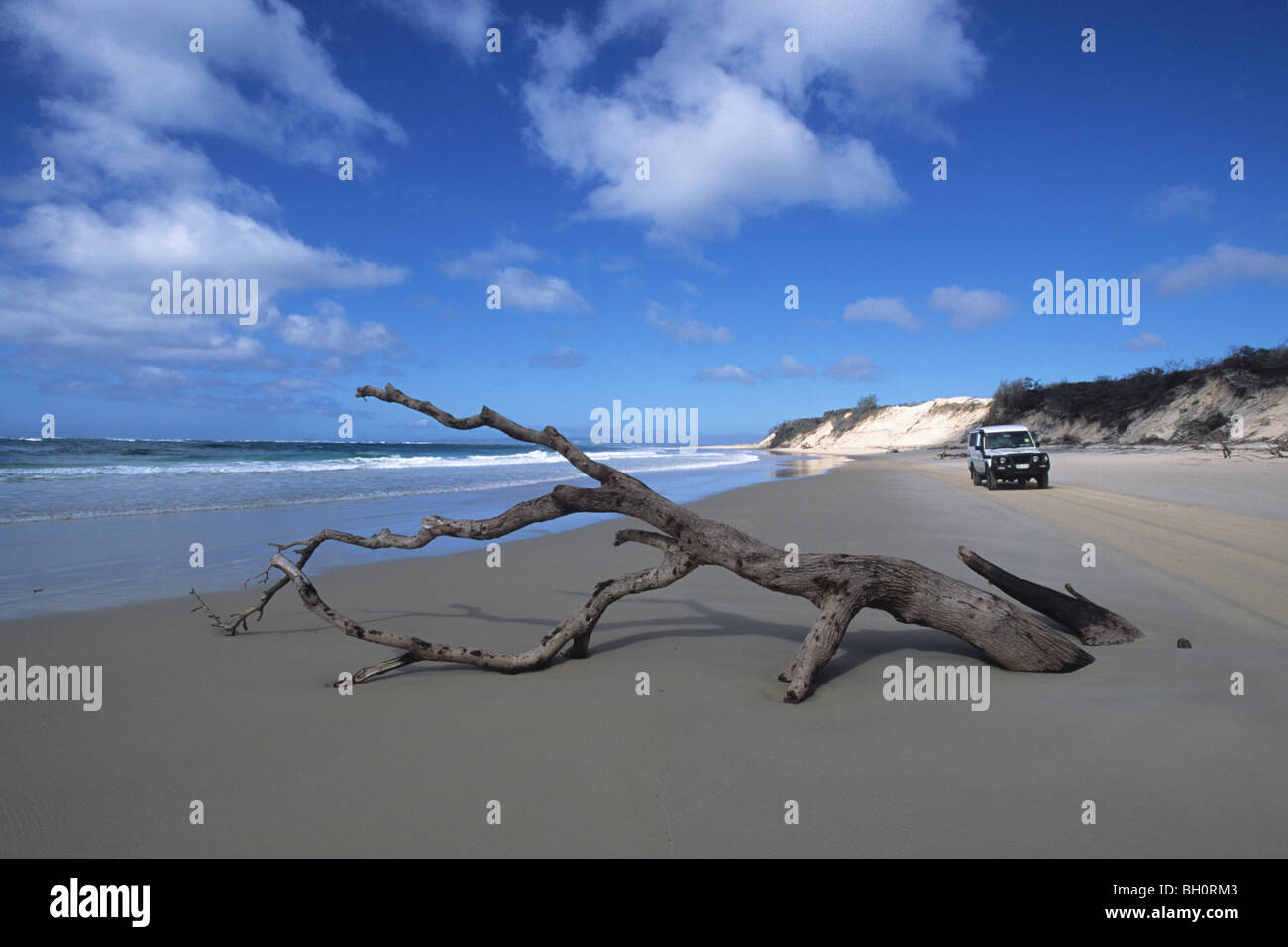 Driftwood and KEA 4WD, 4 wheel drive camper on the beach, Near Dilli ...