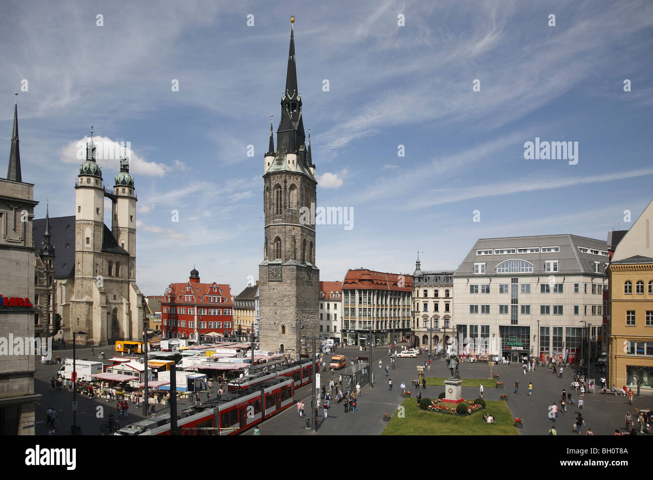 Halle Haendel Denkmal Memorial Marienkirche Roter Turm Red Tower Stock ...