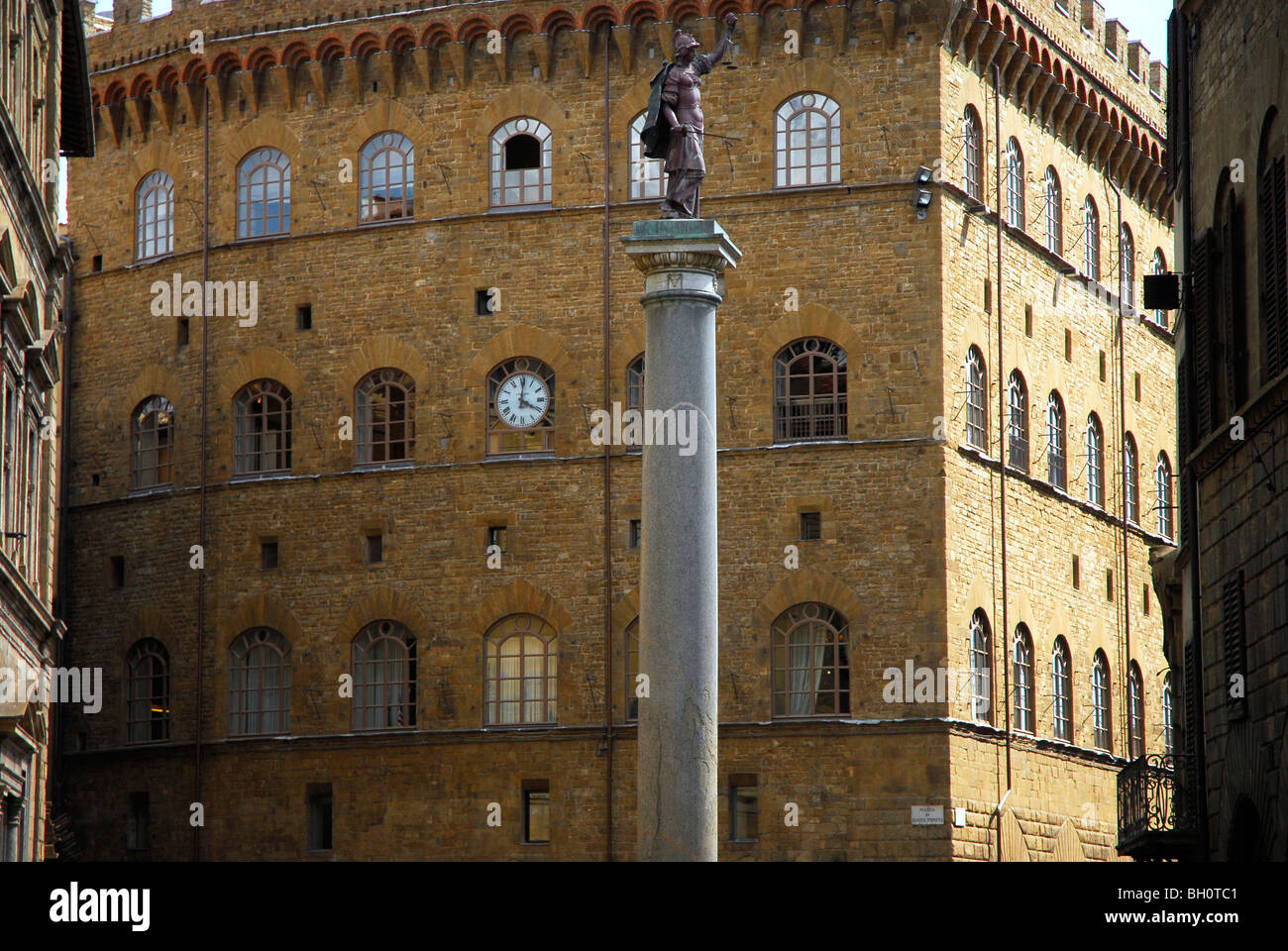 Spini ferro hi-res stock photography and images - Alamy
