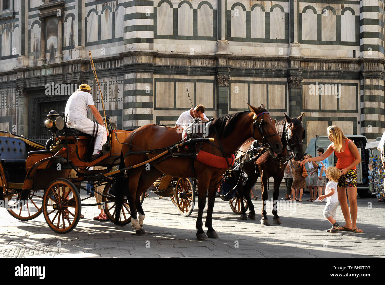 Horse drawn carriages hi-res stock photography and images - Alamy