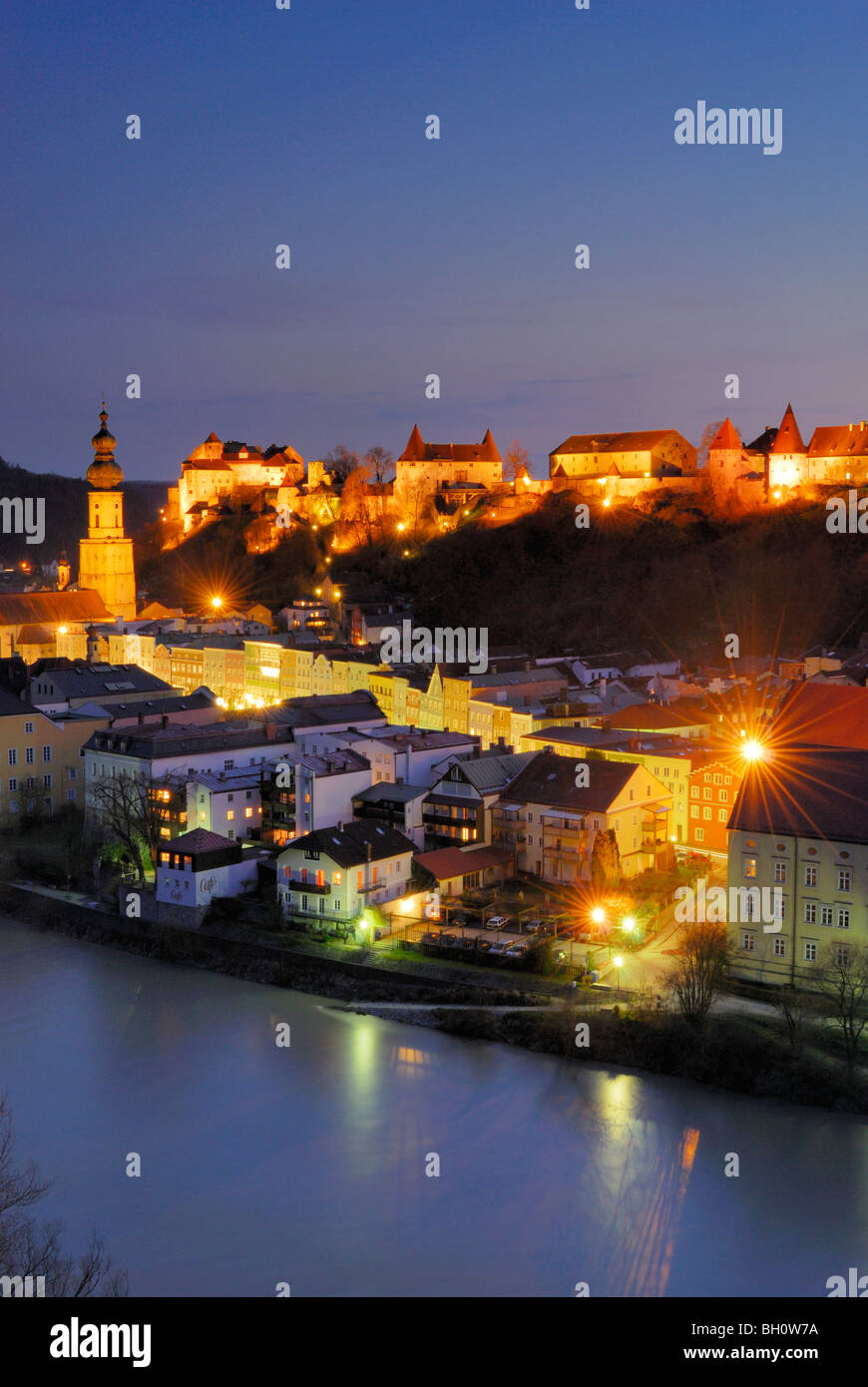 Burghausen castle bavaria night hi-res stock photography and images - Alamy