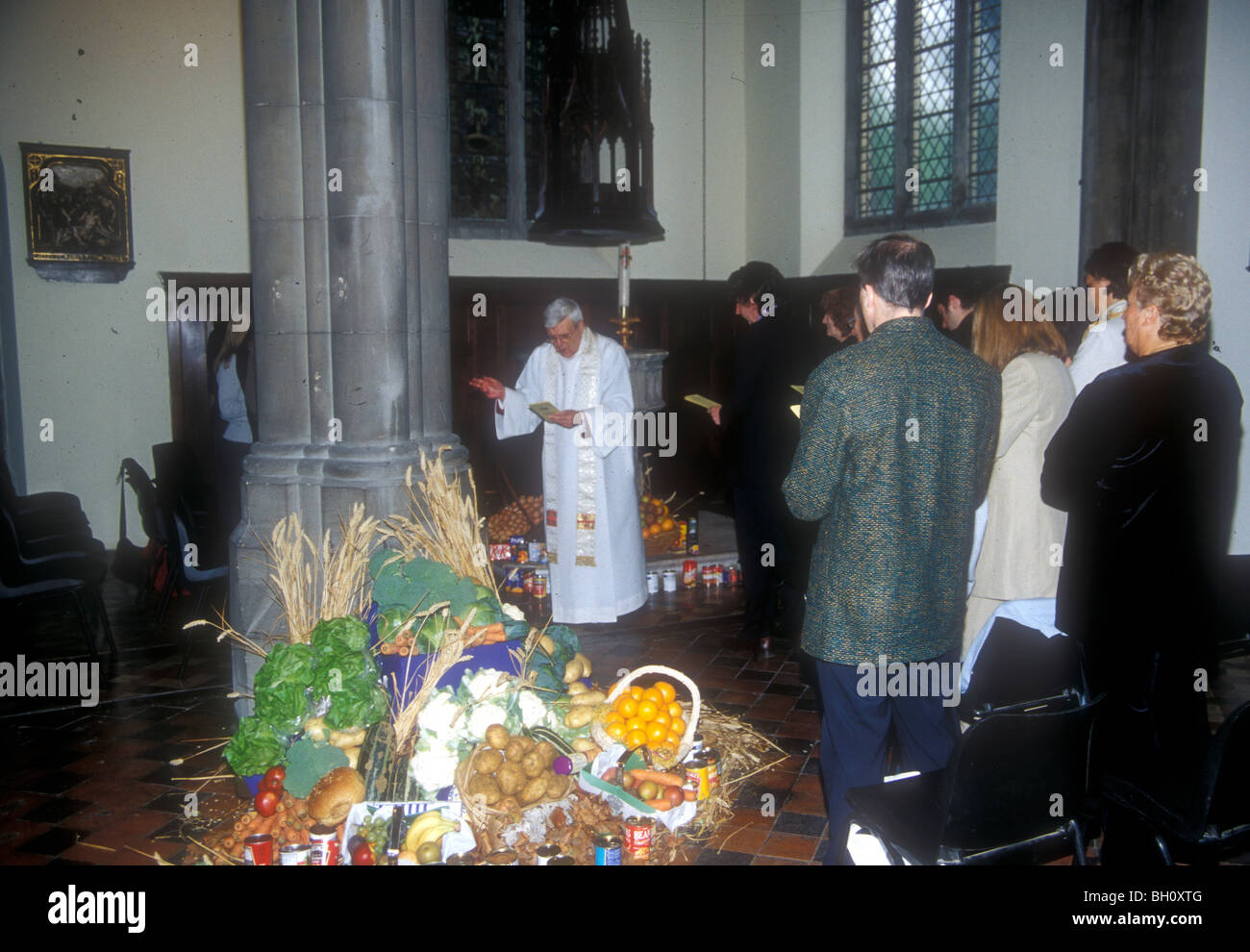 Vicar church hi-res stock photography and images - Alamy