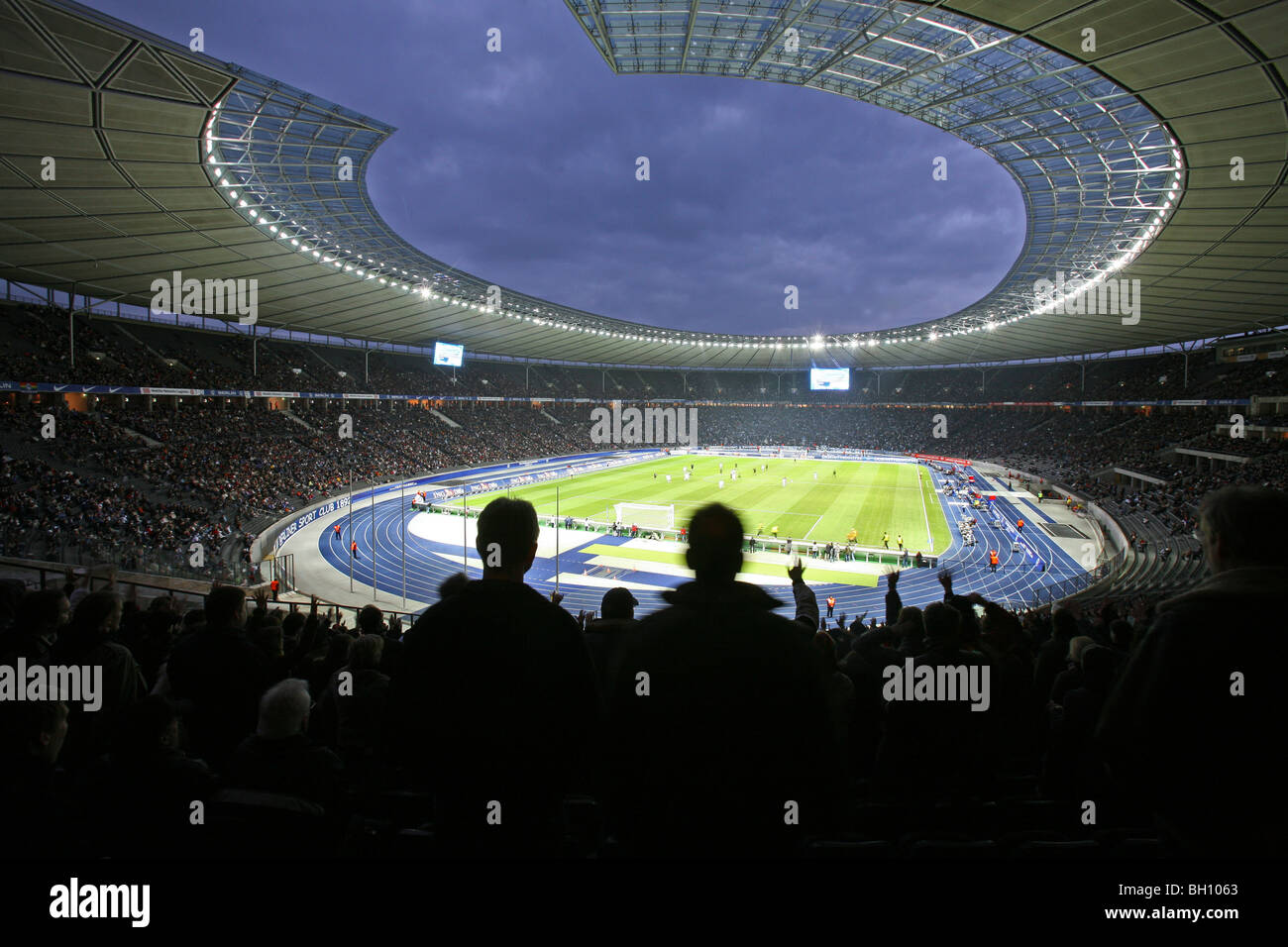 Bundesliga stadium hi-res stock photography and images - Alamy