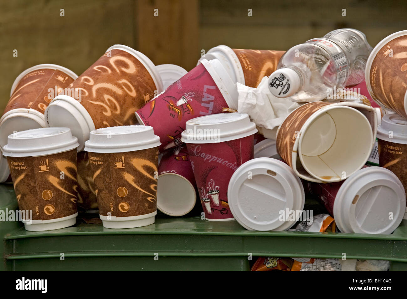 Piled up cups hi-res stock photography and images - Alamy