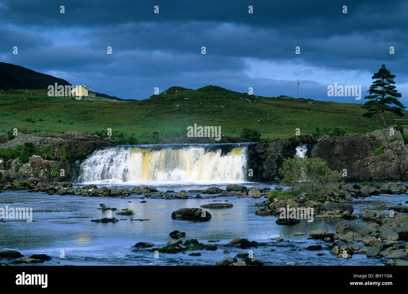 Waterfall connemara county ireland hi-res stock photography and images ...