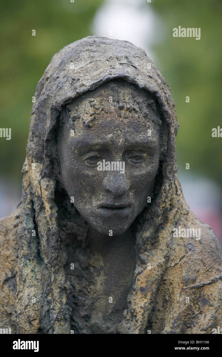 The famine statues hi-res stock photography and images - Alamy