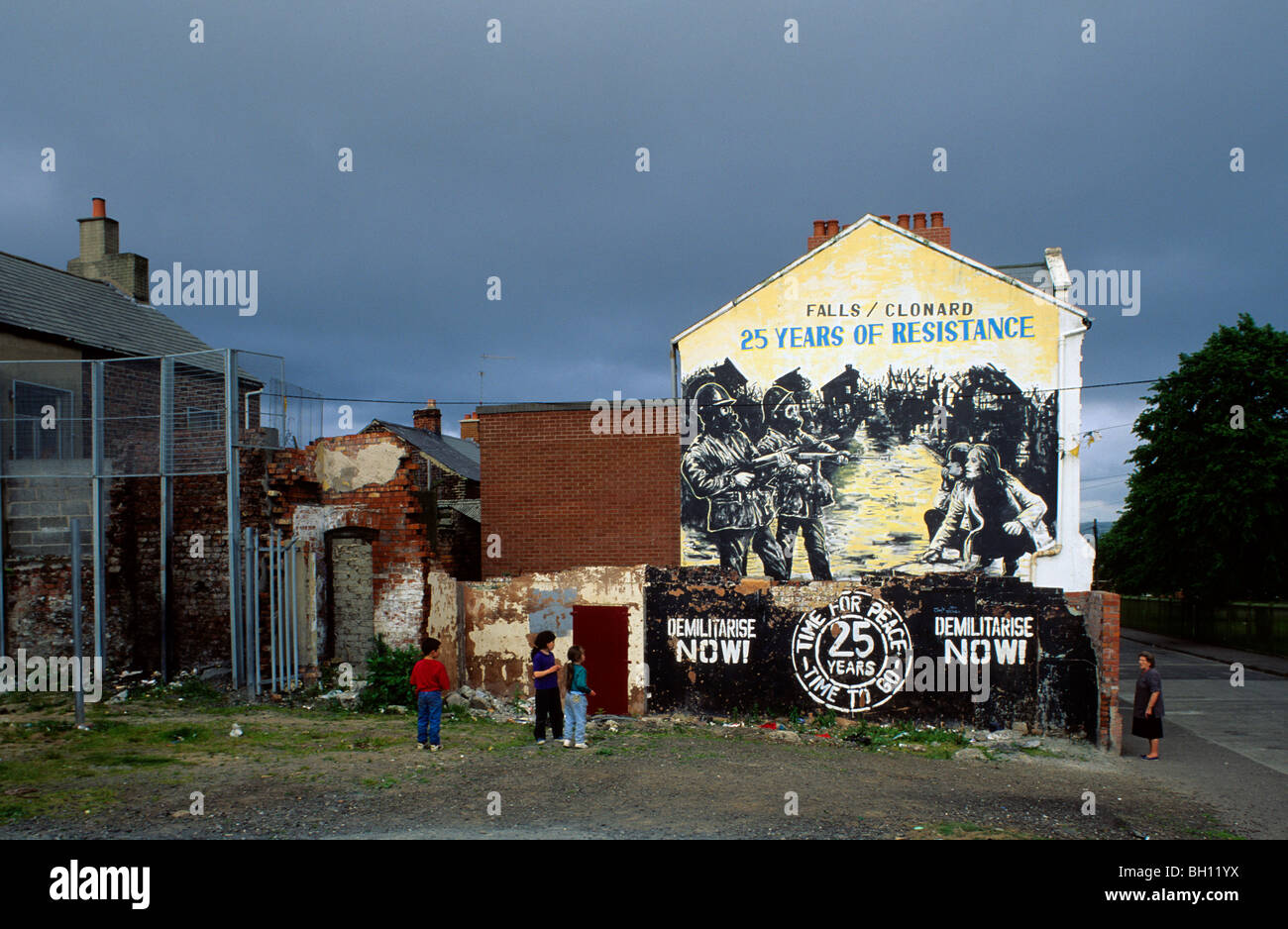 Grey painted house hi-res stock photography and images - Alamy