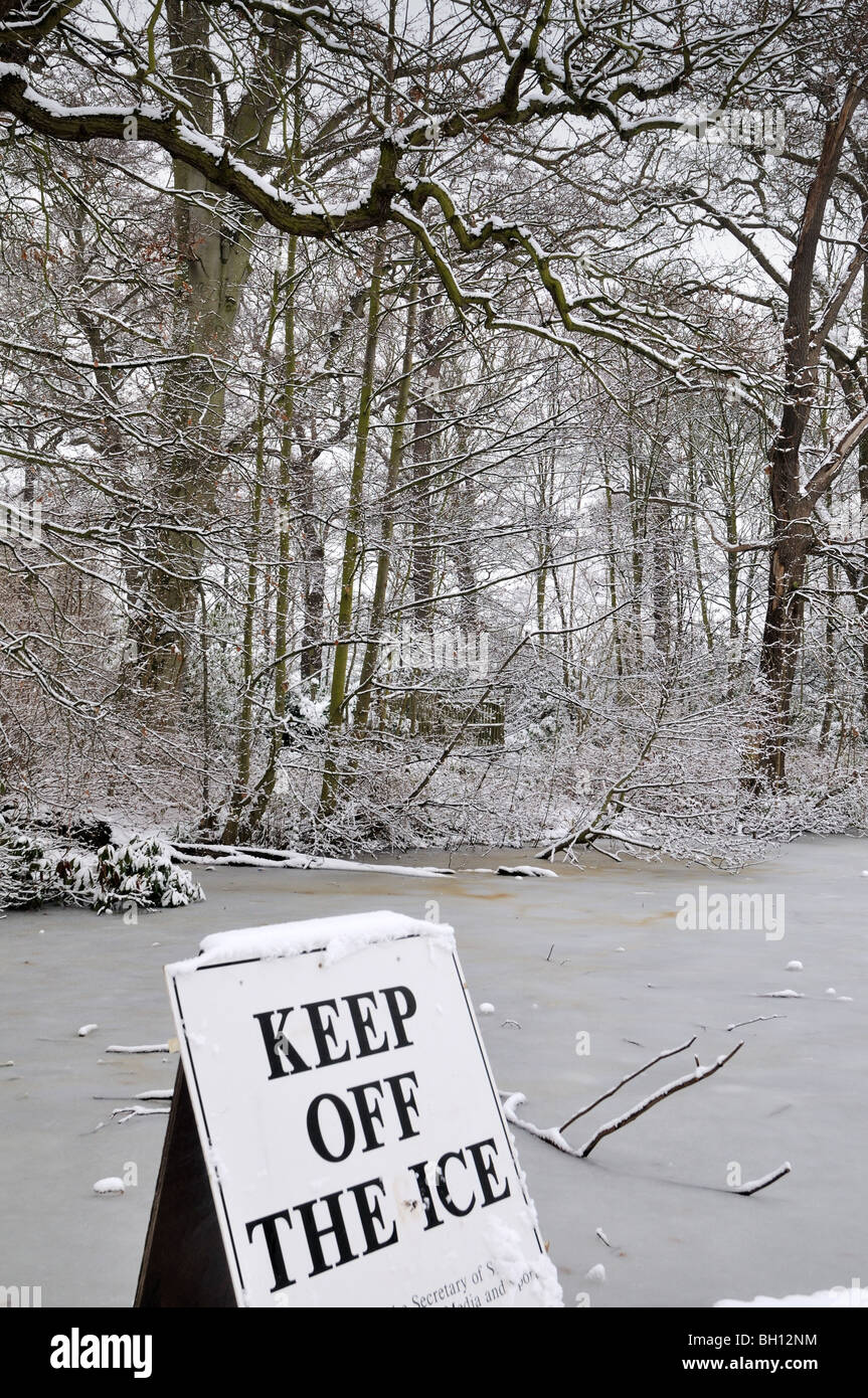 Keep of the ice sign hi-res stock photography and images - Alamy