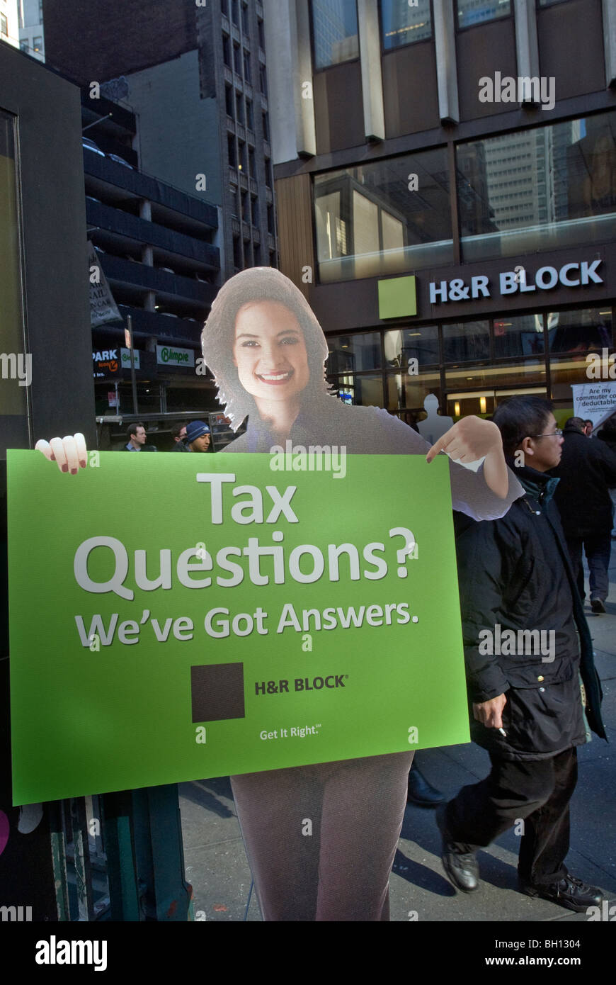 H&R Block opens it's flagship tax preparation office in Times Square in ...