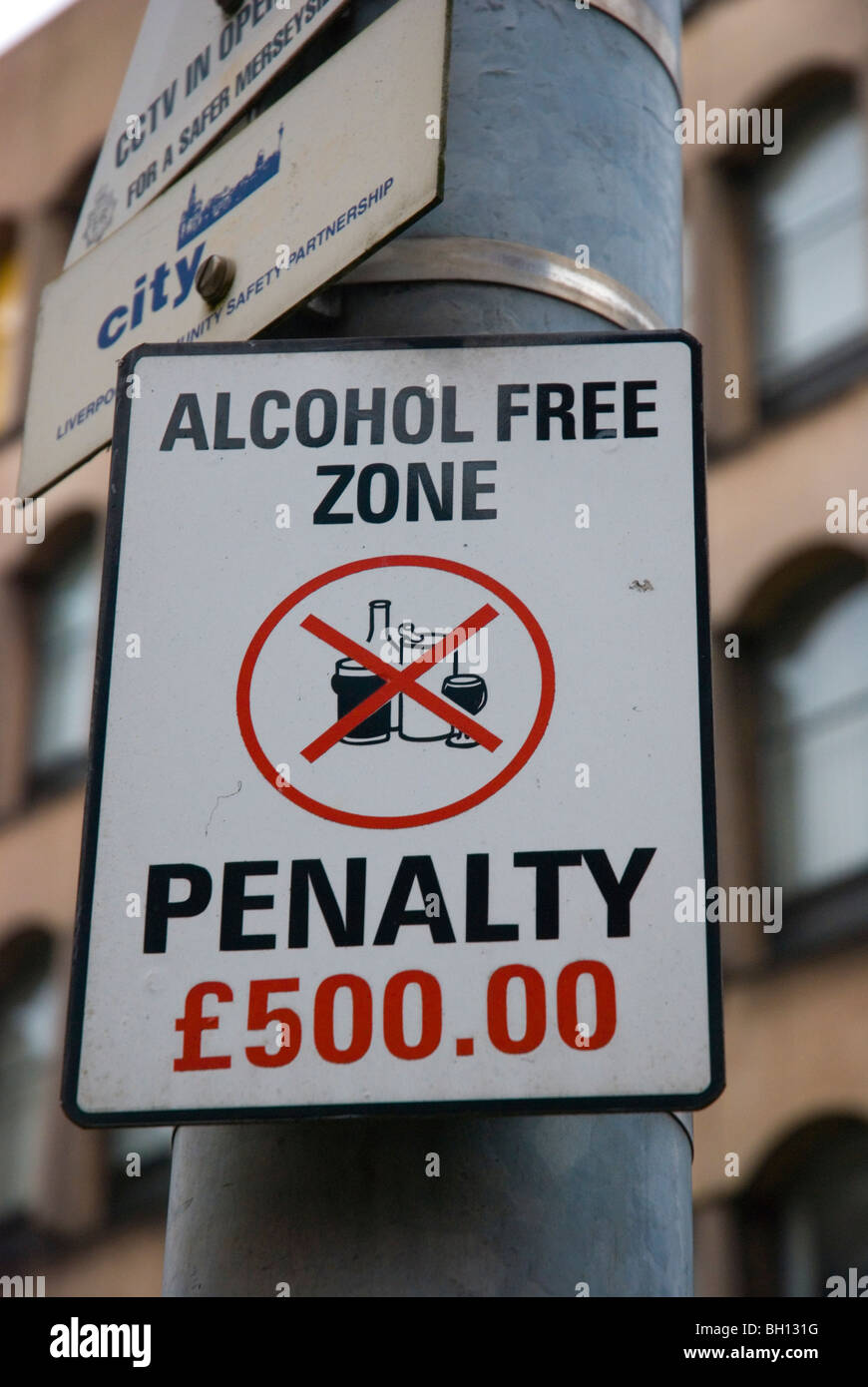Alcohol free zone sign hi-res stock photography and images - Alamy