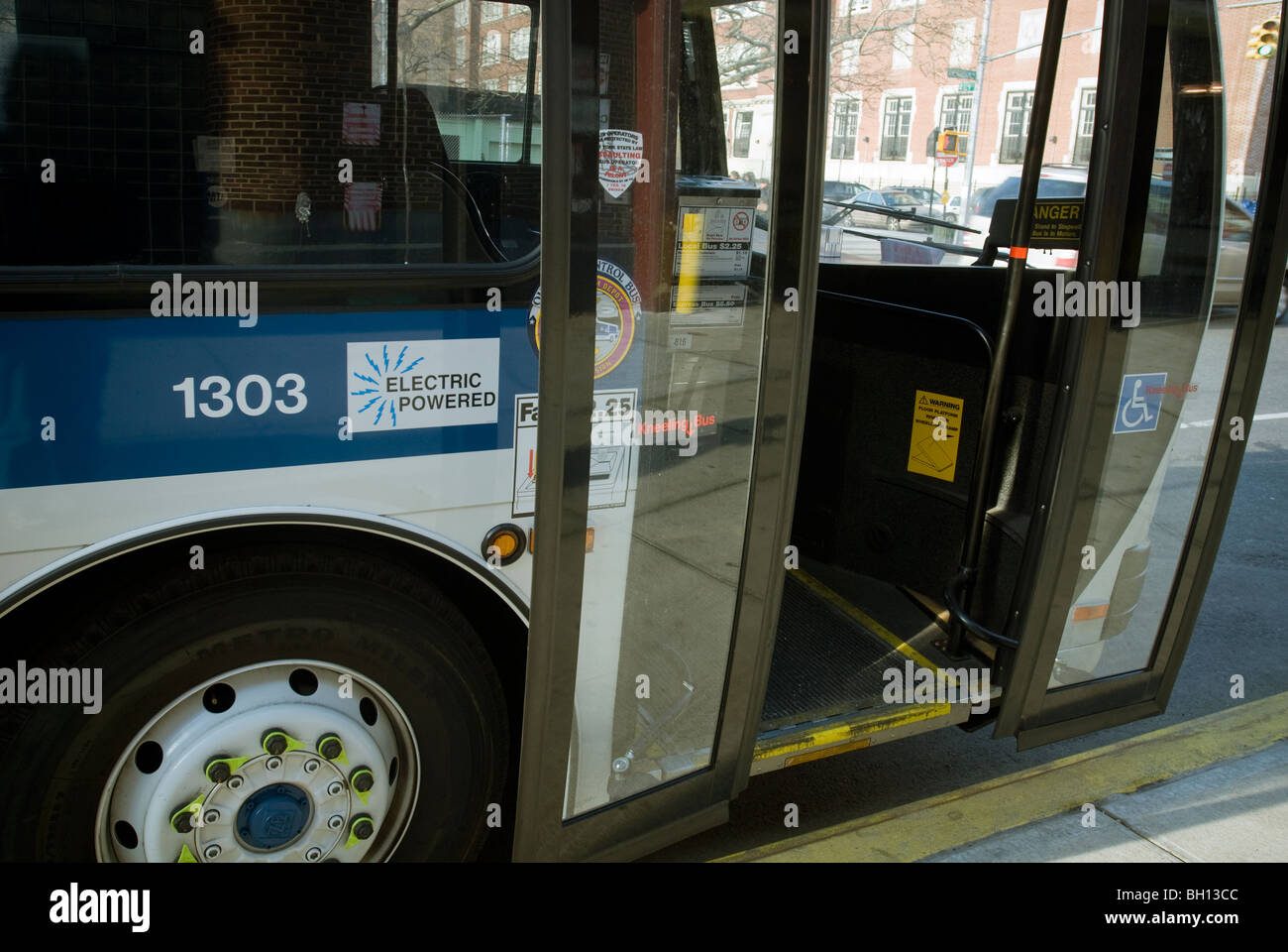 Electric hybrid powered buses at the NYC Transit Amsterdam Bus Depot in ...