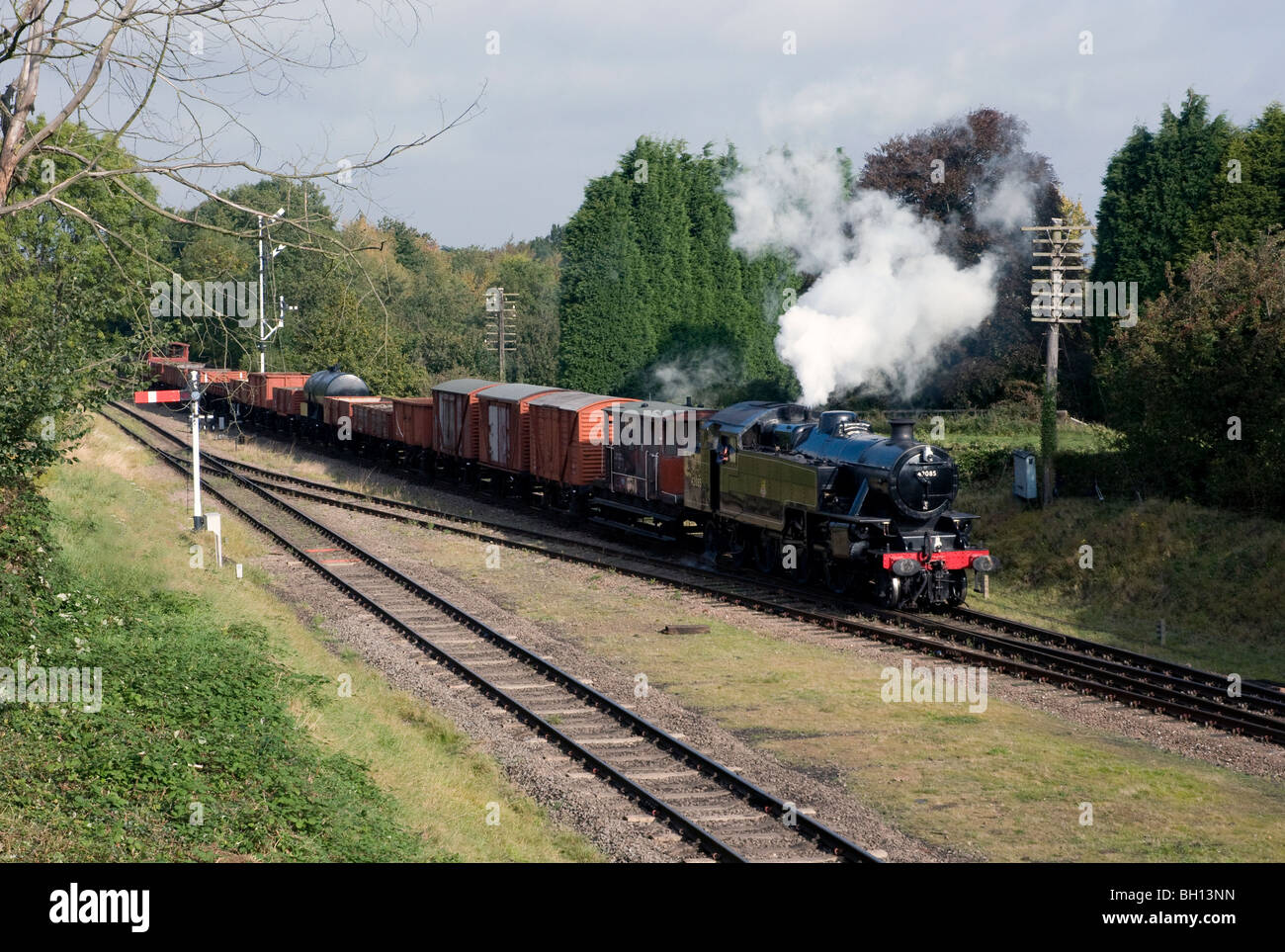fairburn tank engine 42085 approaching quorn and woodhouse, great ...