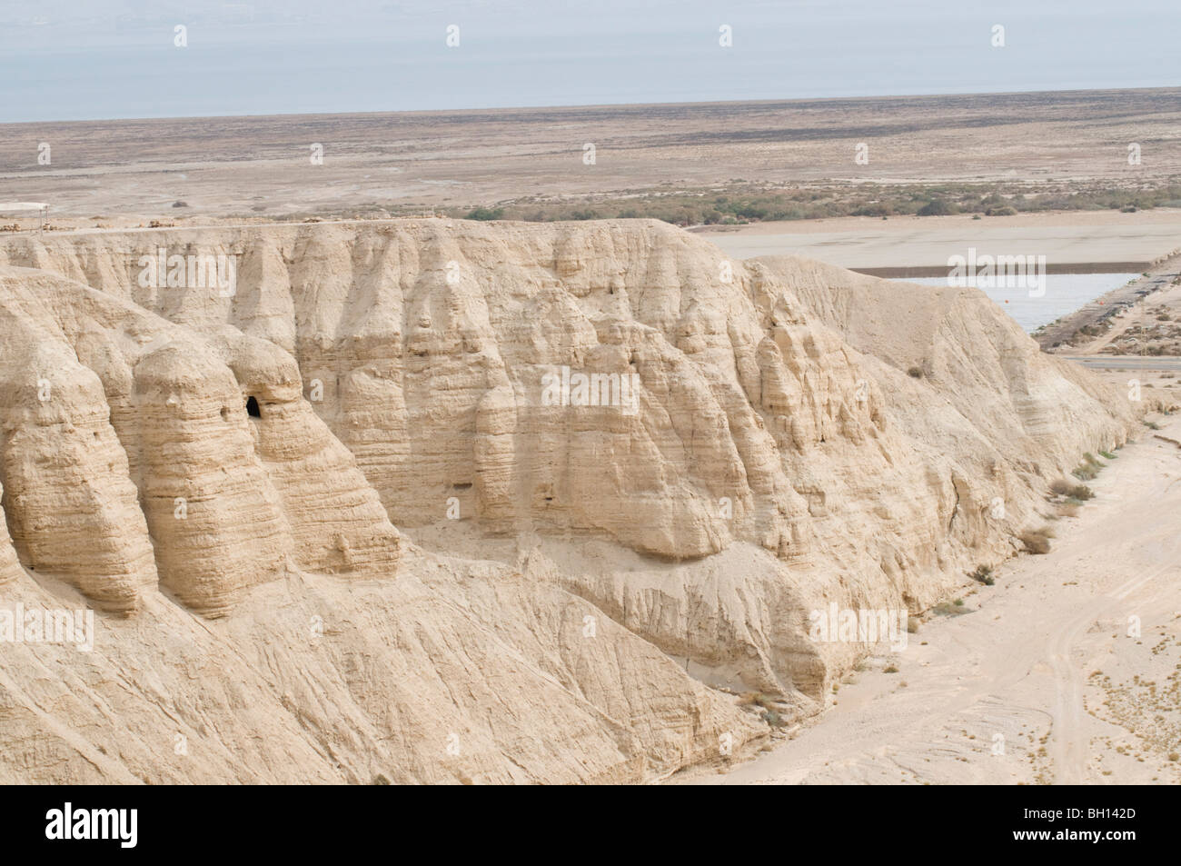 Caves qumran national park hi-res stock photography and images - Alamy