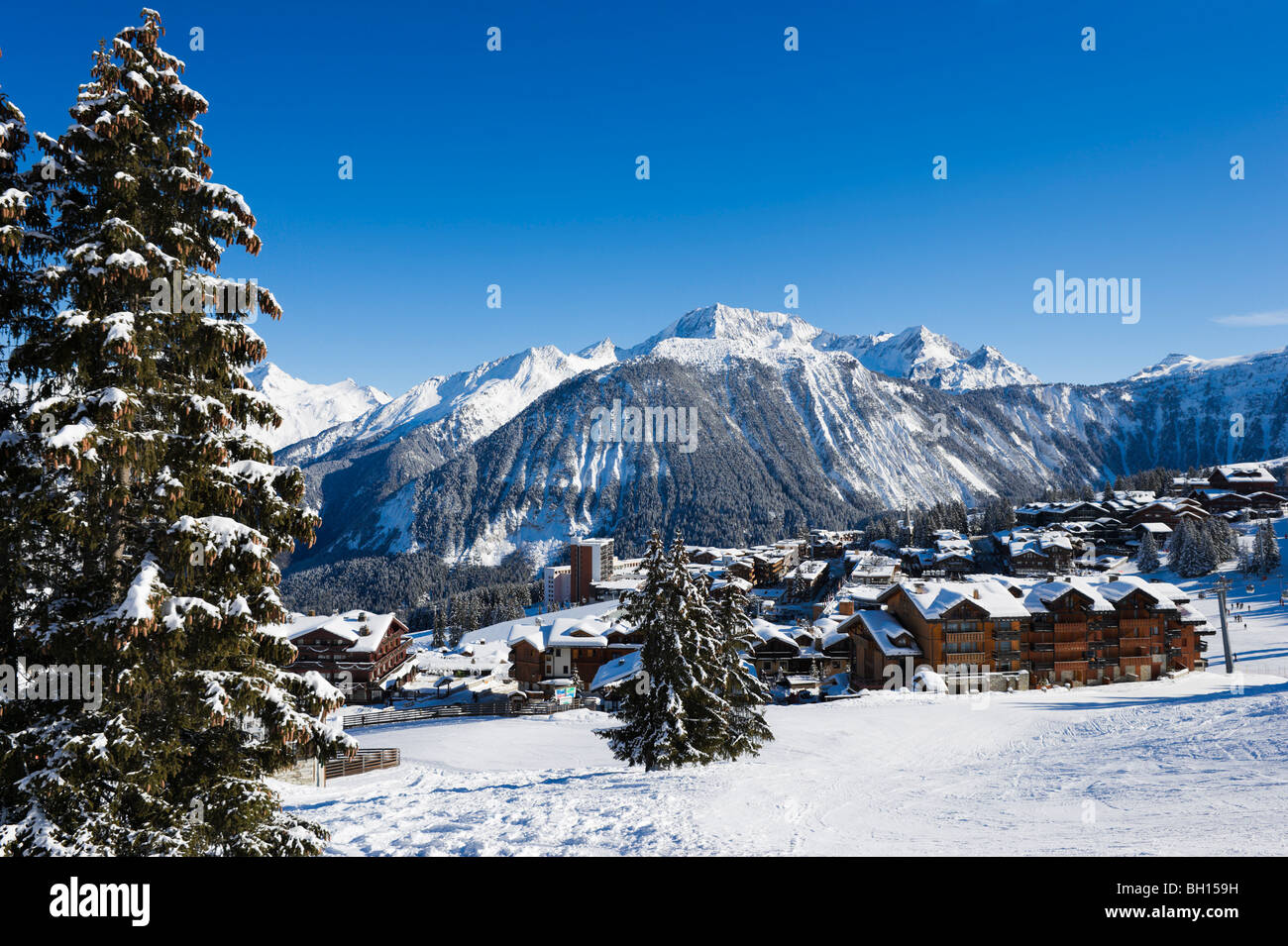Courchevel ski resort hi-res stock photography and images - Alamy