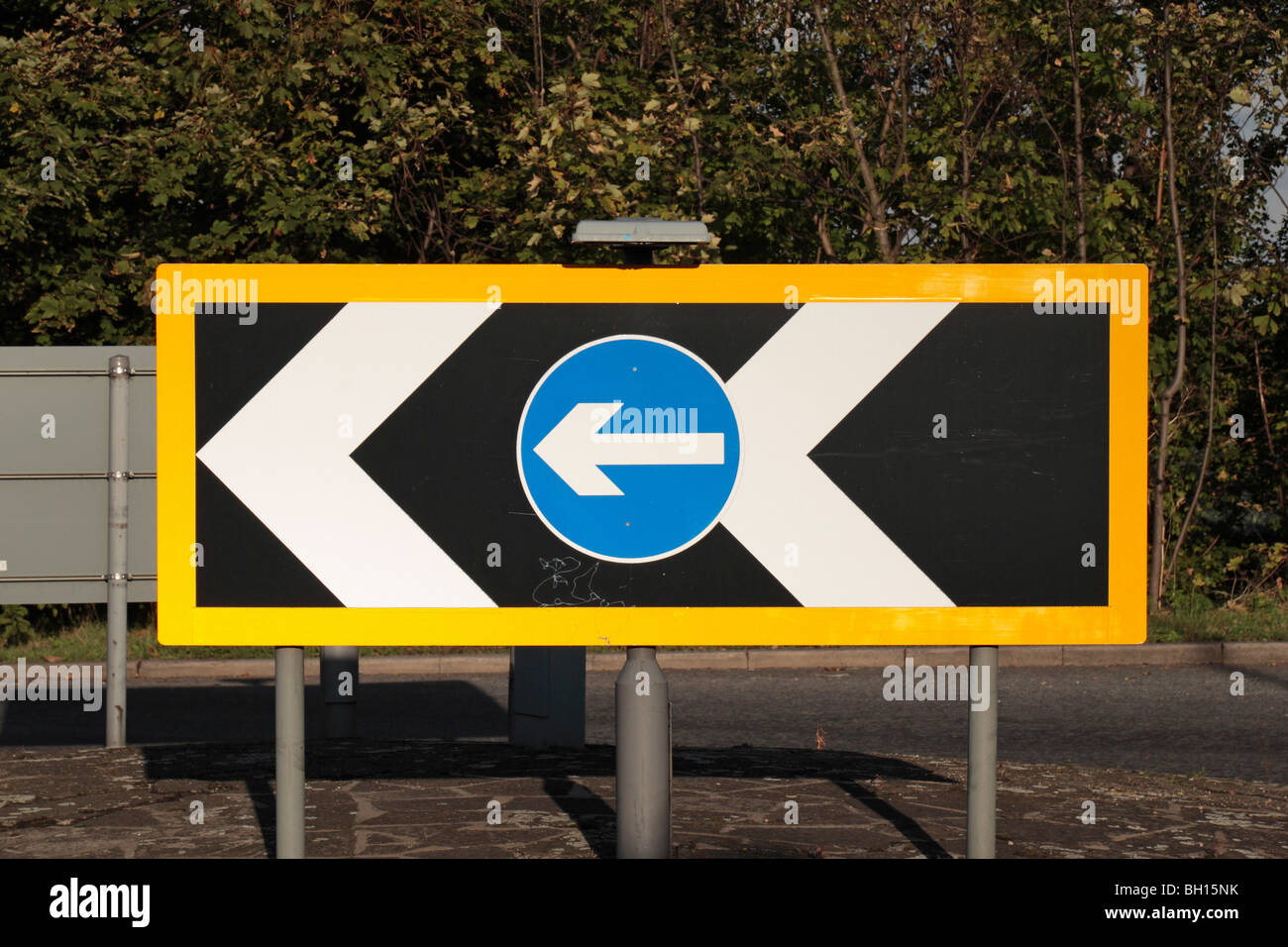 Roundabout road sign hi-res stock photography and images - Alamy
