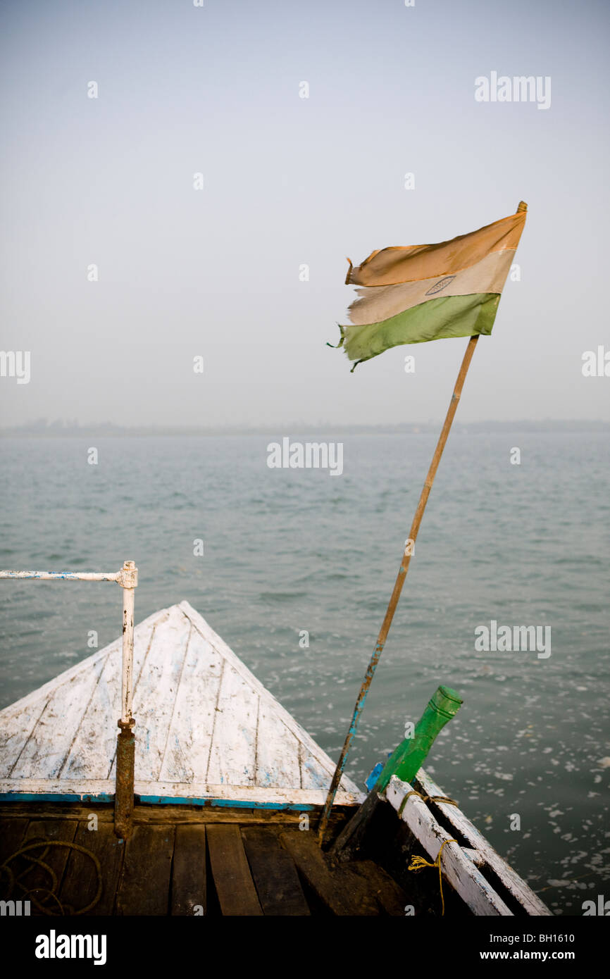 Indian ferry crossing hi-res stock photography and images - Alamy