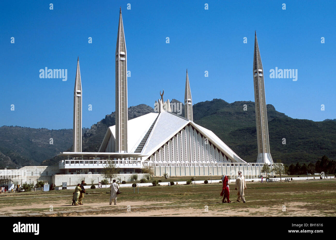 PAKISTAN.THE HUGE FAISAL MAHJID MOSQUE. ISLAMABAD Stock Photo - Alamy