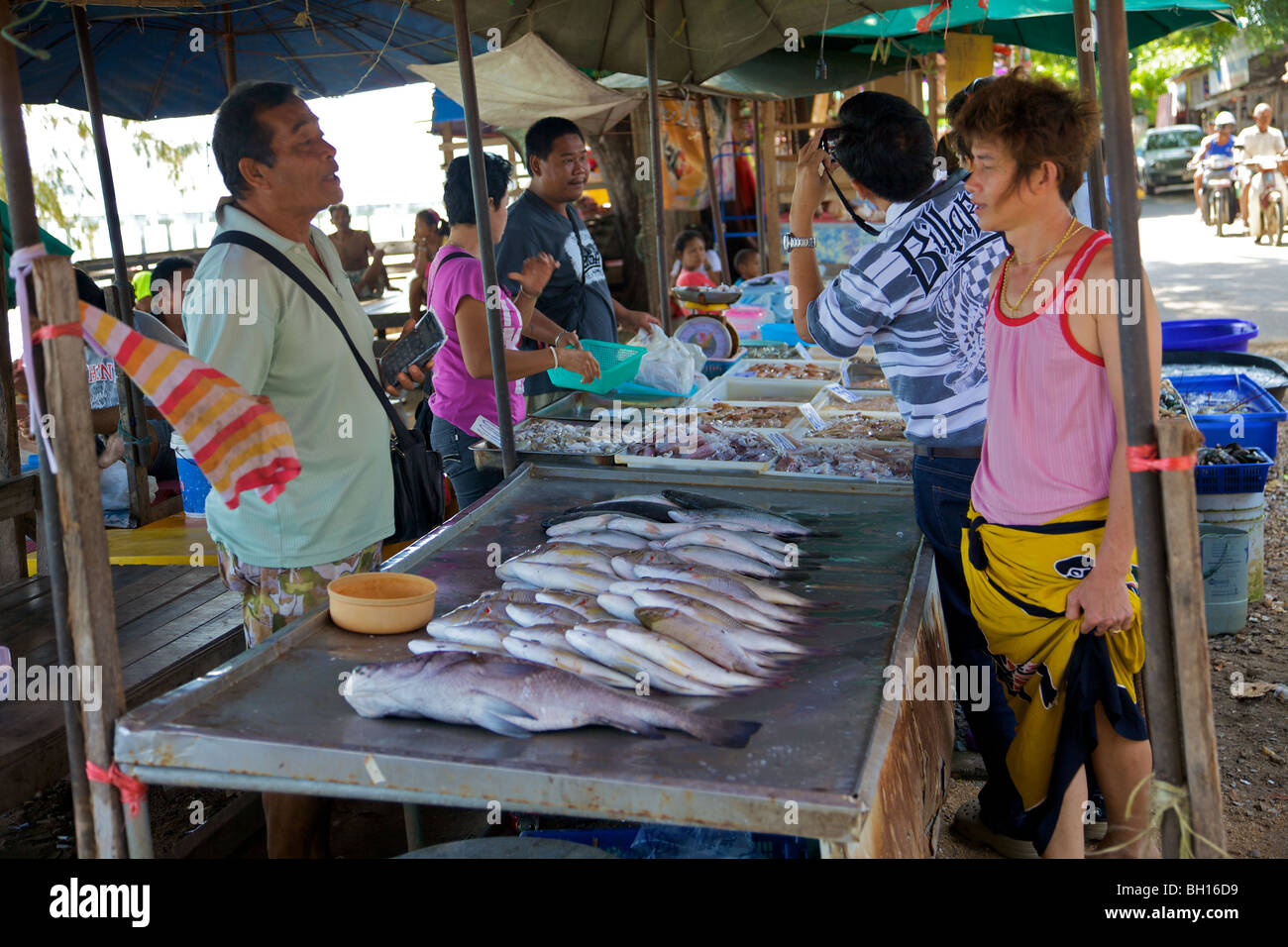 Small fish market, Rawai beach, Phuket Thailand Stock Photo - Alamy
