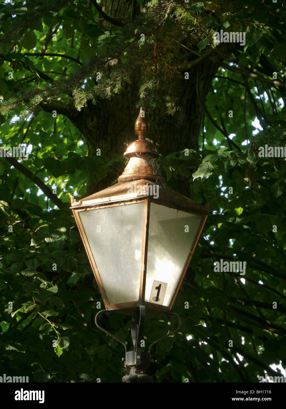 Old lampost hi-res stock photography and images - Alamy