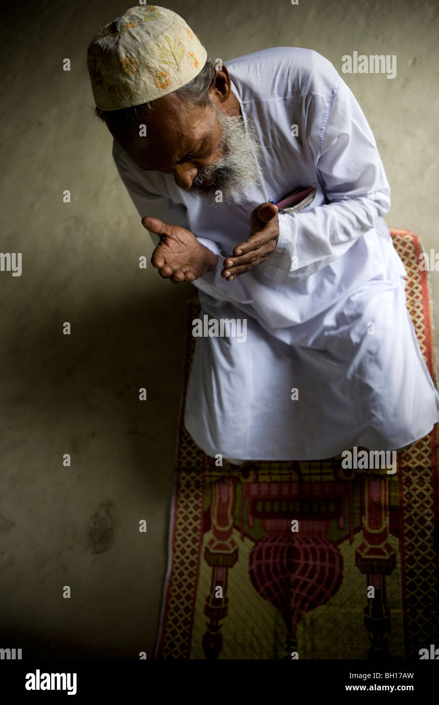 Indian muslim man hi-res stock photography and images - Alamy