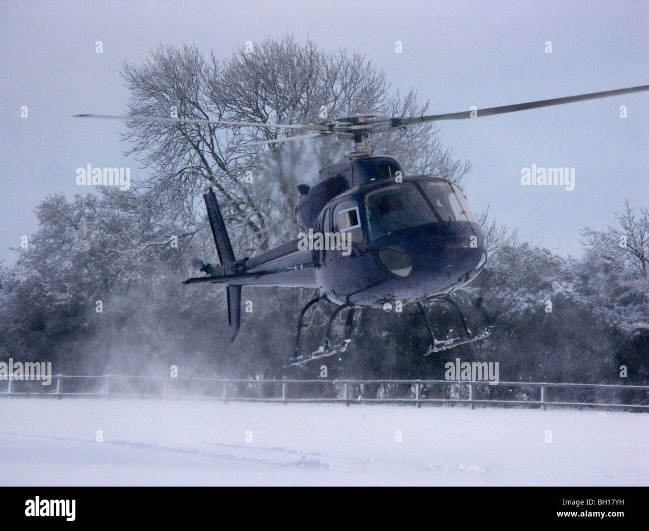 Helicopter snow hi-res stock photography and images - Alamy