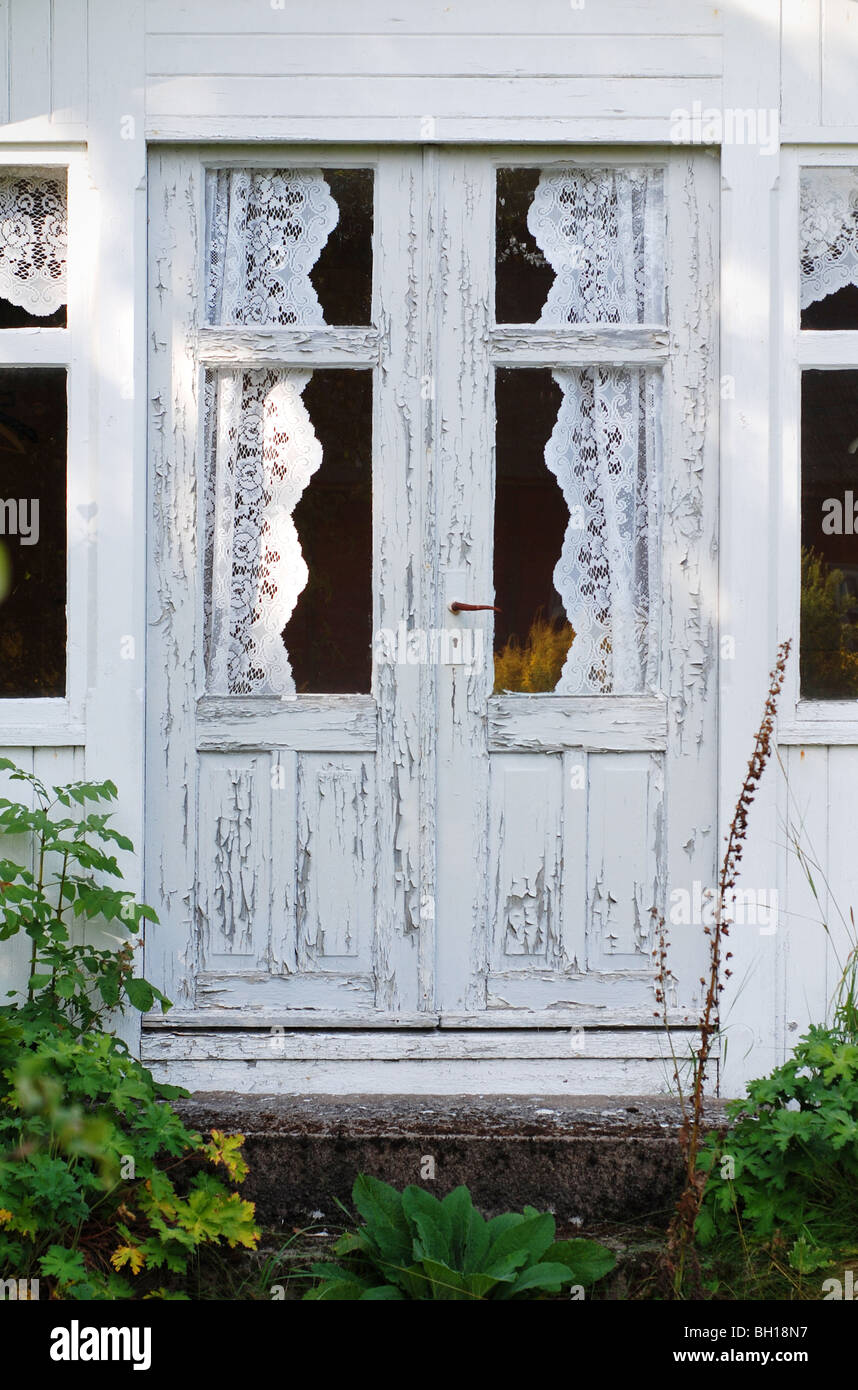 Old door in a empty house Stock Photo - Alamy