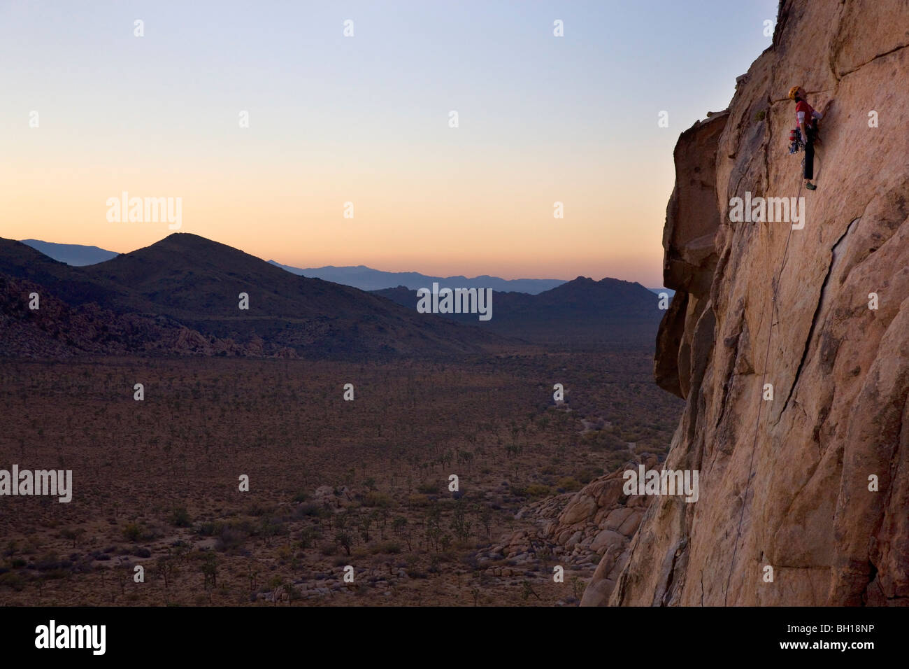 Man climbing rock california model hi-res stock photography and images ...