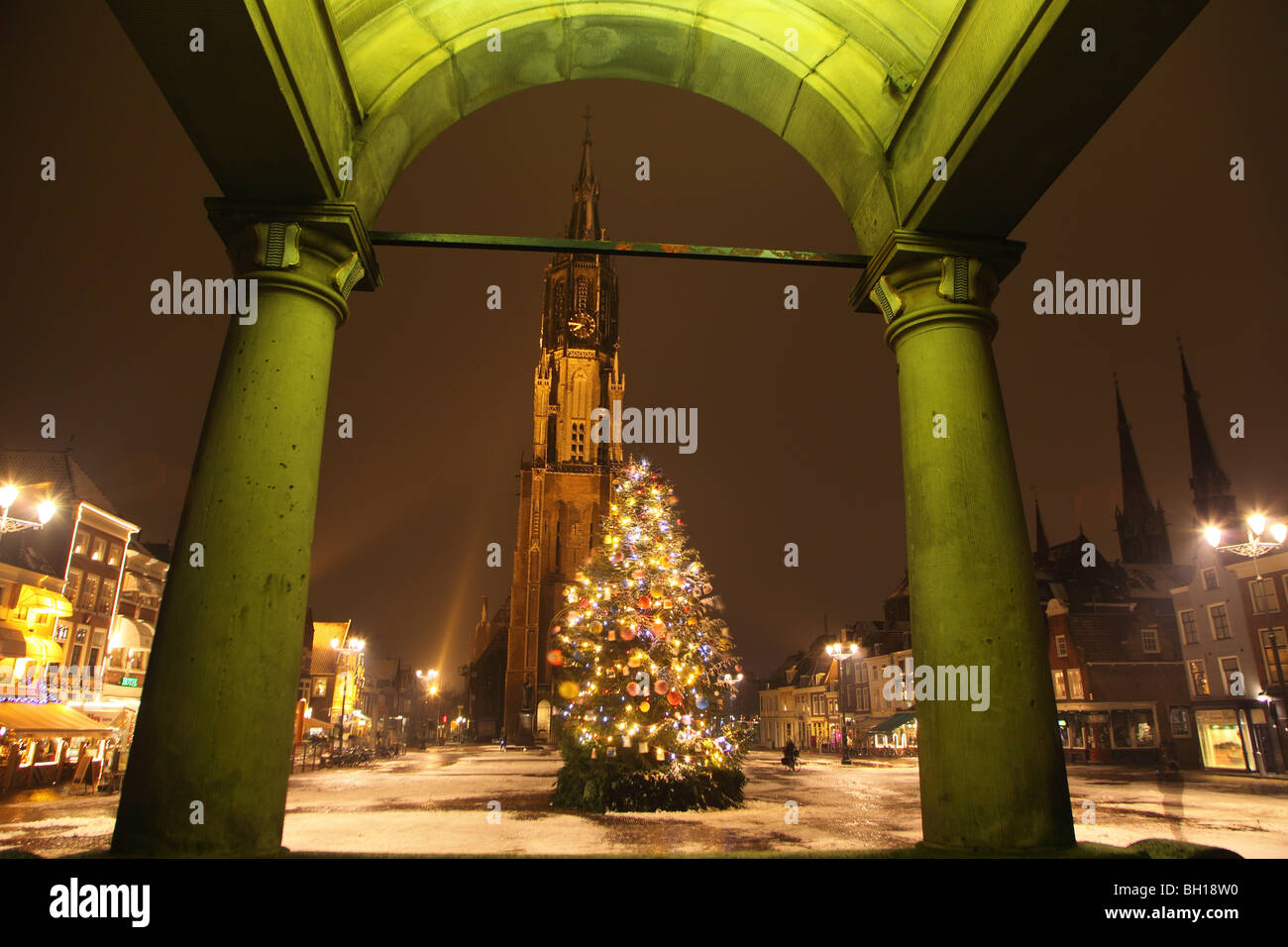 Delft grote markt nieuwe kerk hi-res stock photography and images - Alamy