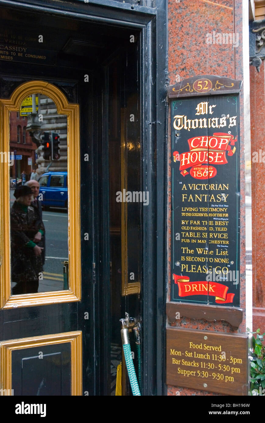 Victorian pub exterior uk hi-res stock photography and images - Alamy
