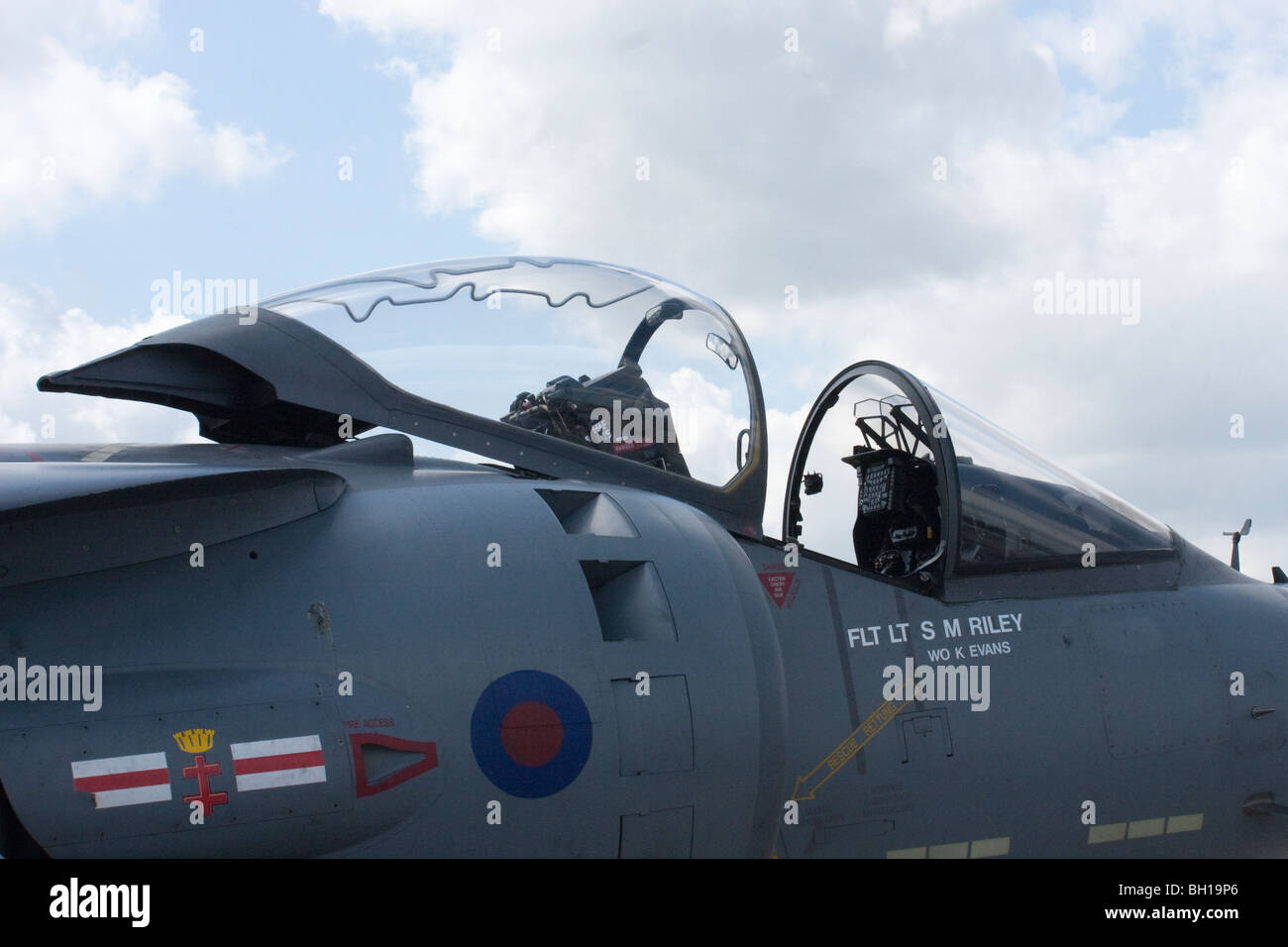 Harrier cockpit hi-res stock photography and images - Alamy