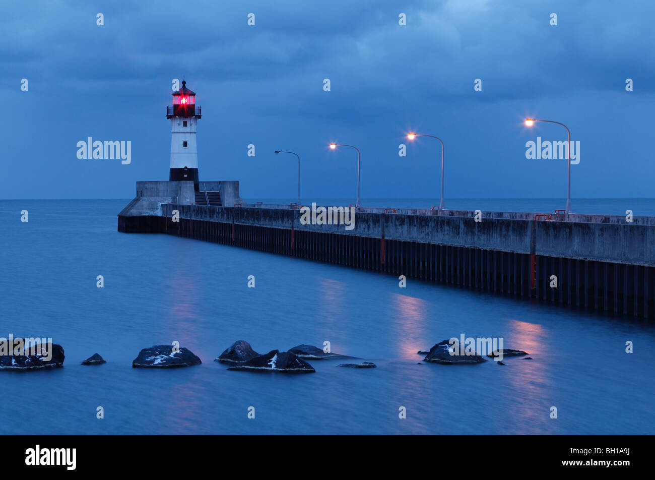 Night view of lighthouse at the entrance to Duluth harbor, Minnesota ...