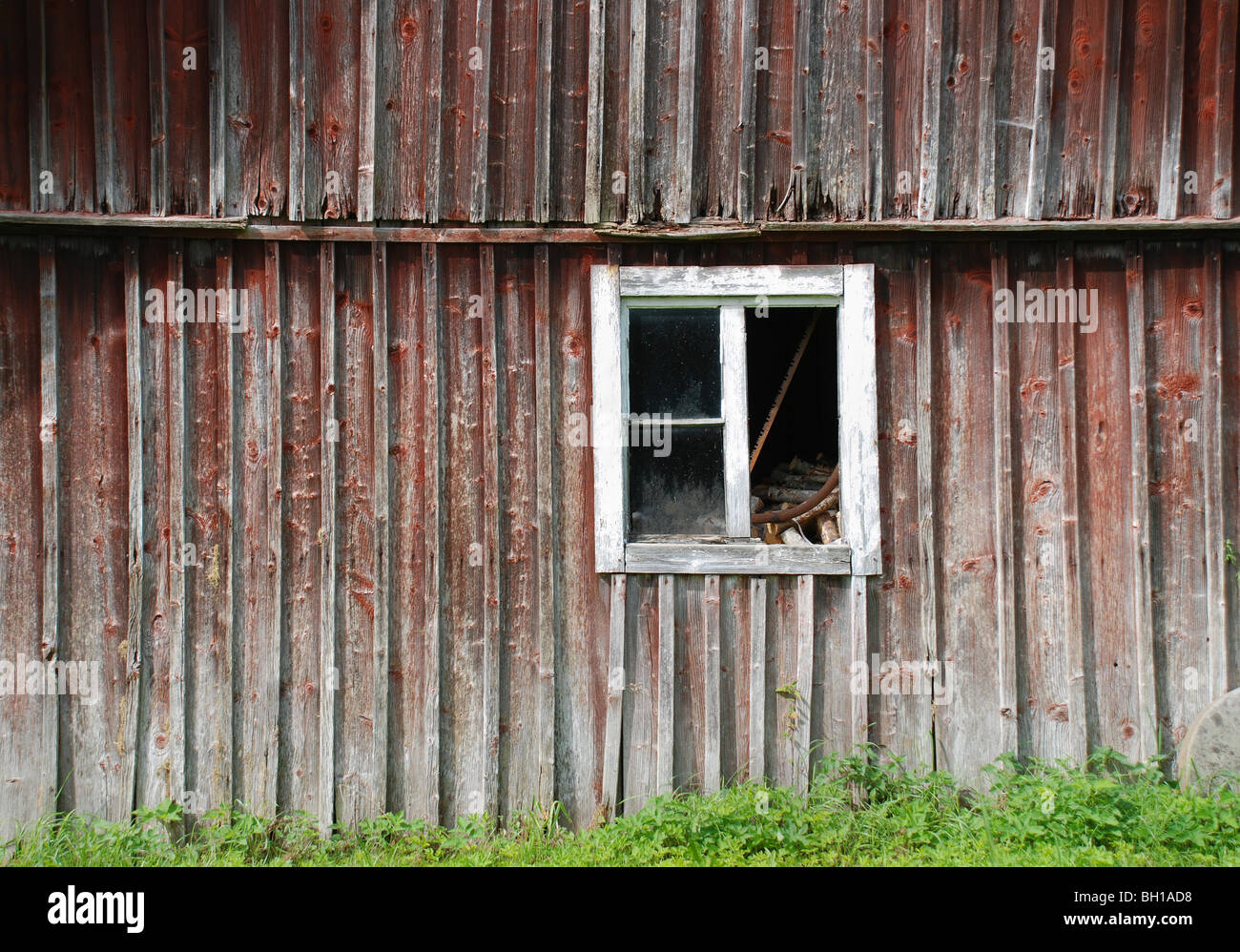 Old weathered barn Stock Photo - Alamy