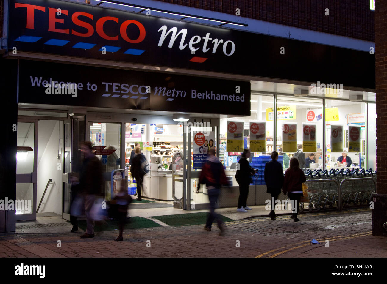 Tesco metro hi-res stock photography and images - Alamy