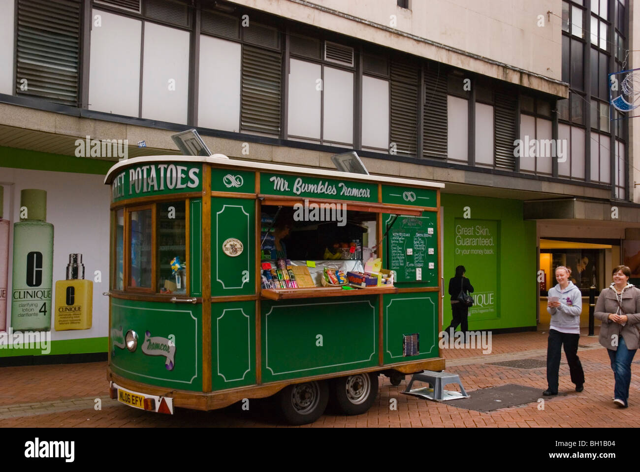 Stall selling jacket potatoes and other snacks central Birmingham ...