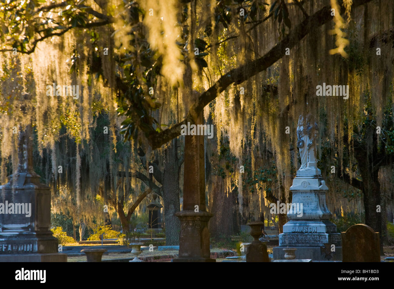 Old cemetery memorial hi-res stock photography and images - Alamy