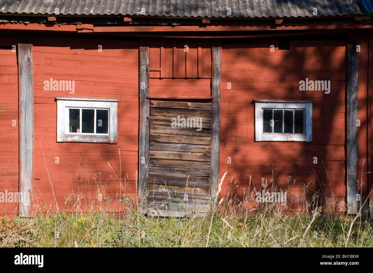 Old barn structure hi-res stock photography and images - Alamy
