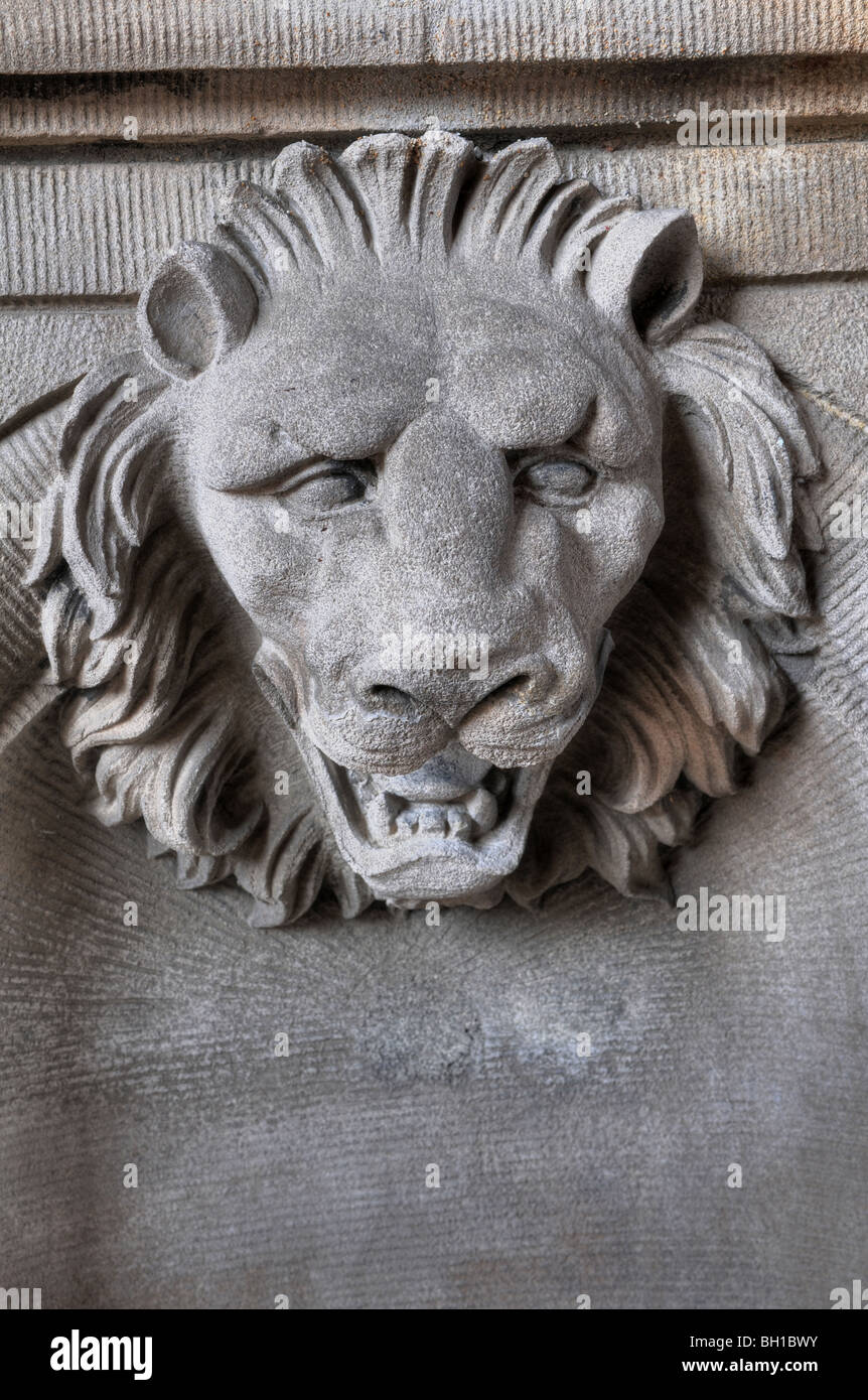 Lion head sculpture hi-res stock photography and images - Alamy