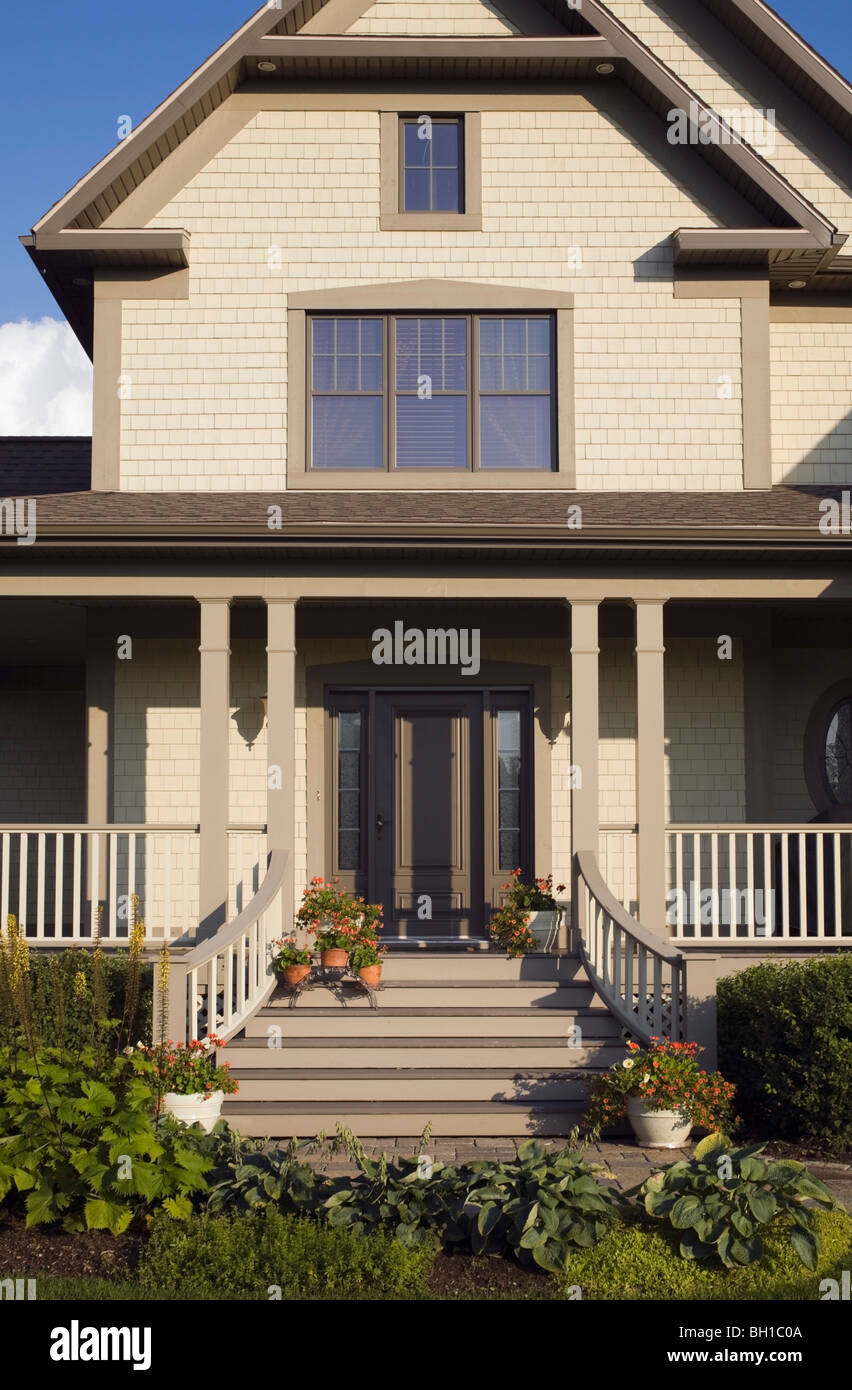 Residential home front door Stock Photo - Alamy