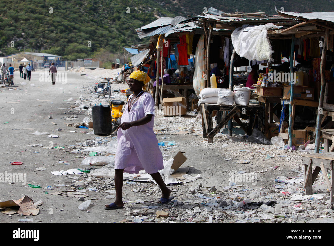 Outdoor market run by Haitians at the border crossing in Jimani ...