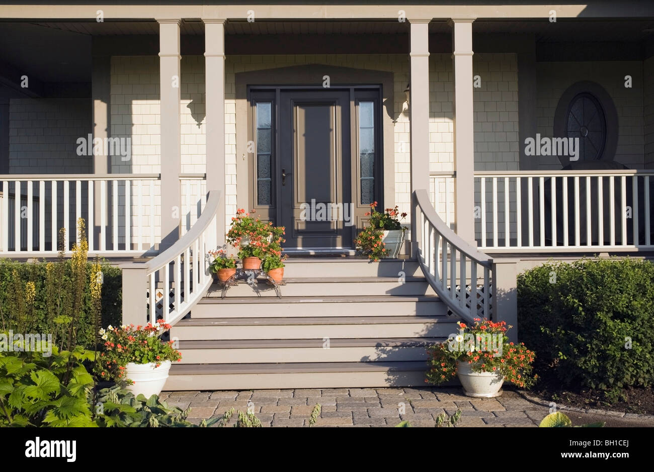 Residential home front door Stock Photo - Alamy