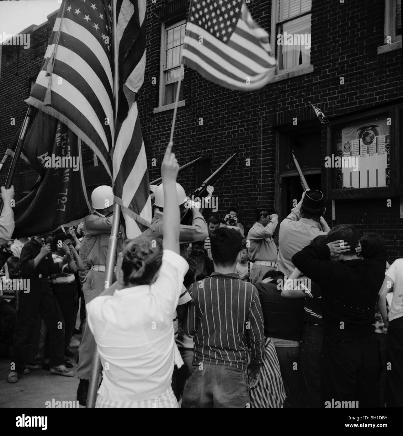 Memorial day 21 gun salute Black and White Stock Photos & Images - Alamy